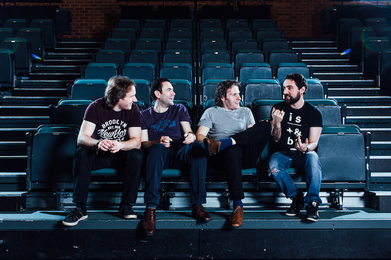 ECOUTE CA E’ L’ALBUM DI DEBUTTO DEI SUPER DB