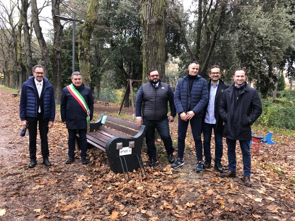I PASSEGGI DI FANO DIVENTANO SOSTENIBILI CON LE NUOVE PANCHINE ...