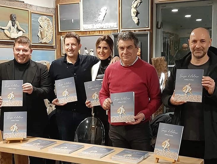 I PRIMI 10 ANNI DI SASSI D’AUTORE RACCONTATI IN UN LIBRO RICCO DI IMMAGINI